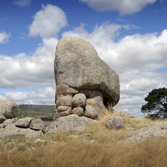 Stonehenge & Balancing Rock | Glen Innes Highlands