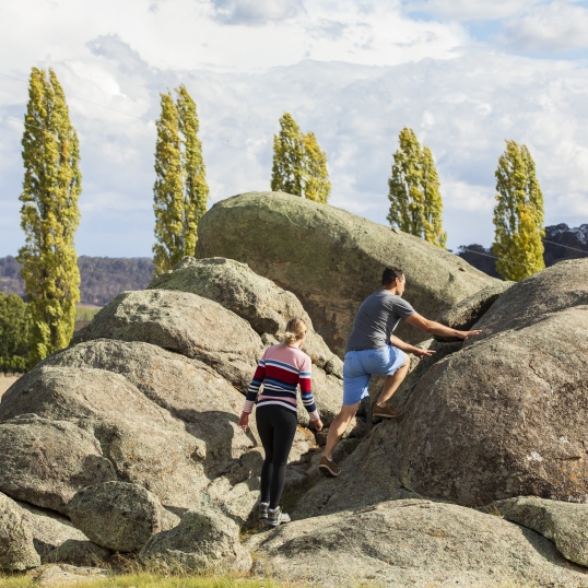 Stonehenge & Balancing Rock | Glen Innes Highlands